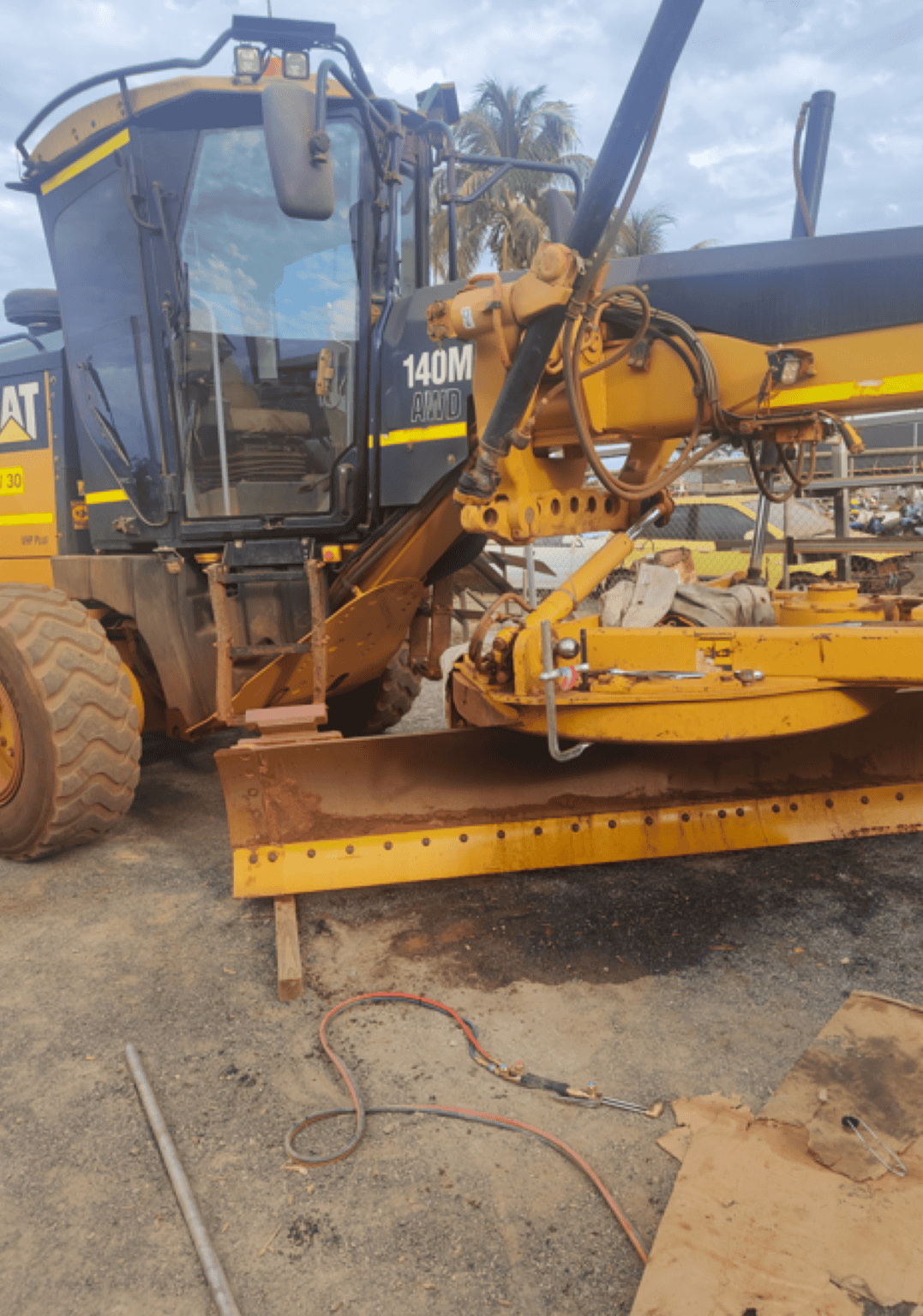 Earth Moving Equipment Repairs - Welding and Fabrication-Port Hedland